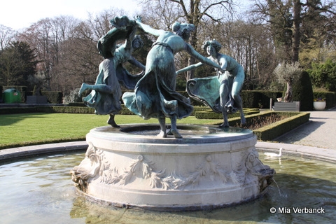 De Dansende nimfen of Drie Gratiën