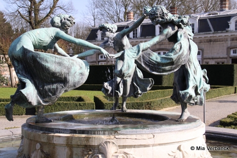 De Dansende nimfen of Drie Gratiën